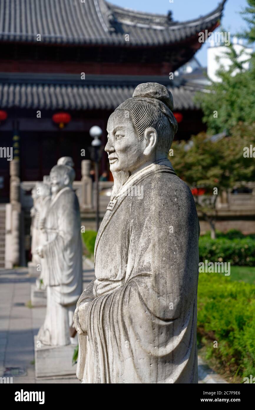 Statue of Confucius in front of Confucius Temple, Shimenkan, Nanjing ...