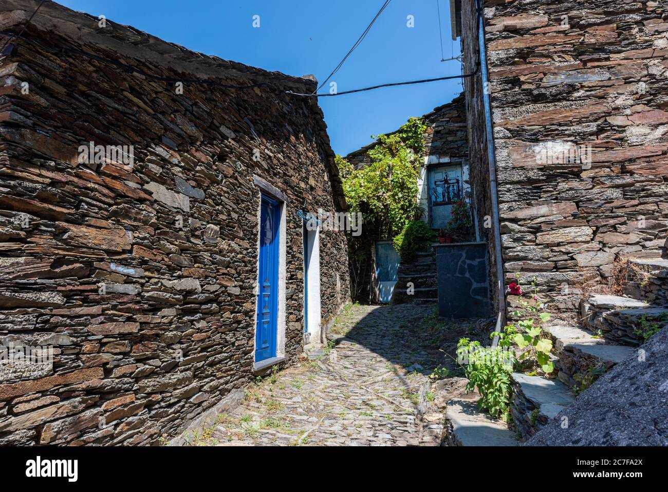 House piodao traditional shale hi-res stock photography and images - Alamy