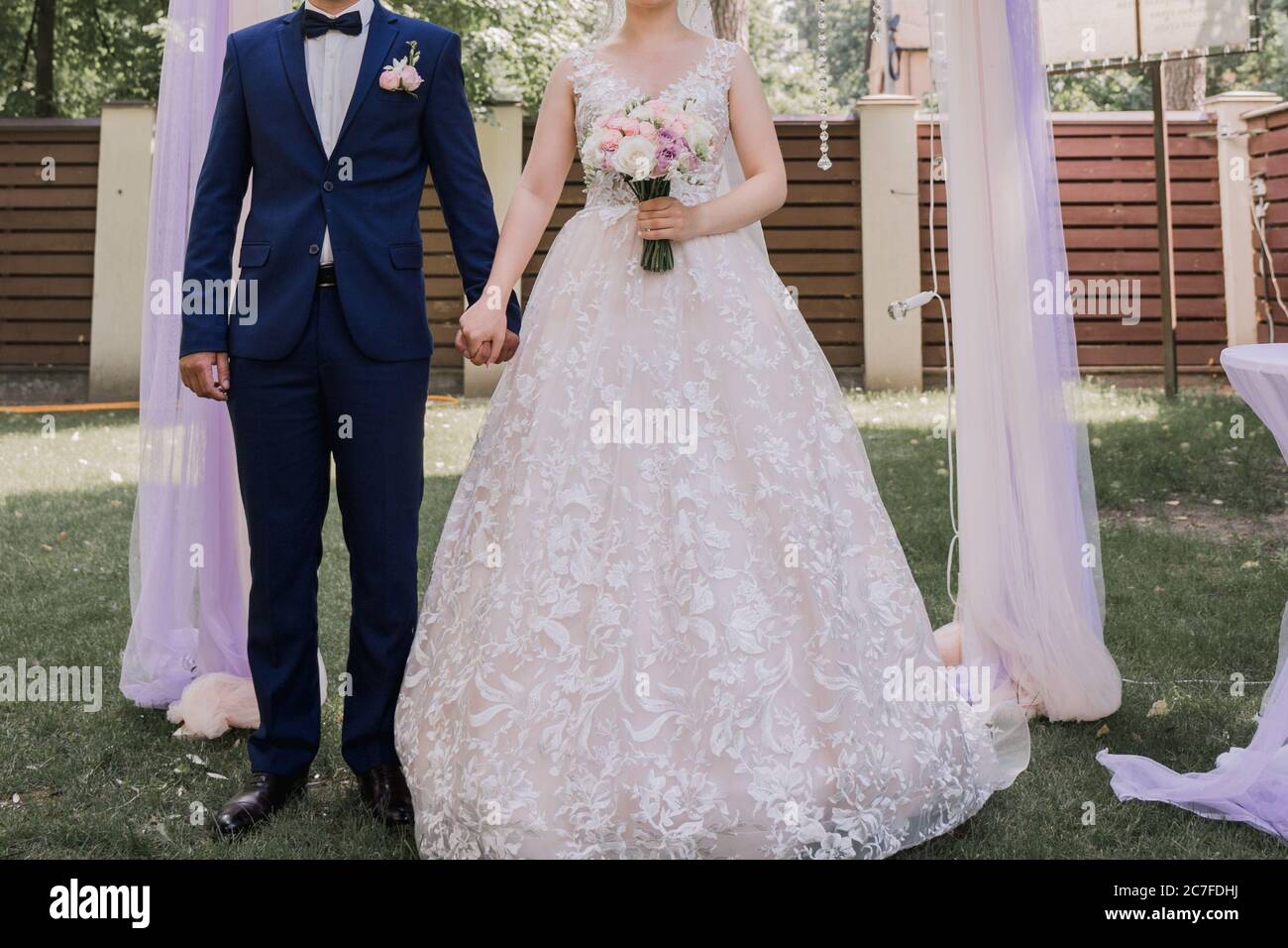 bride and groom at wedding ceremony Stock Photo - Alamy