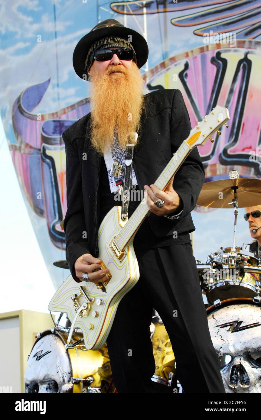 Billy gibbons of zz top hi-res stock photography and images - Alamy