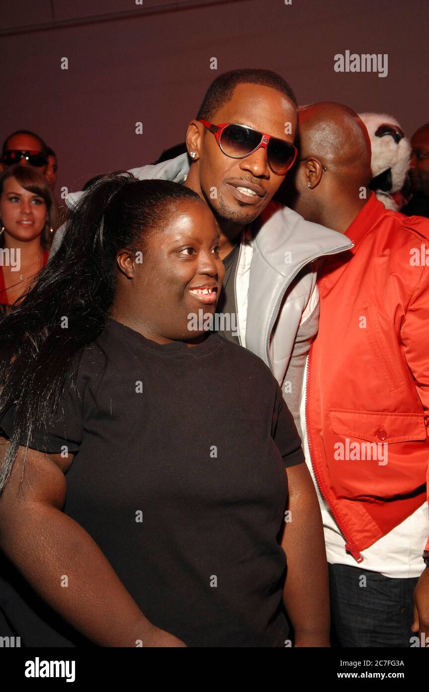 Actor/singer Jamie Foxx and his sister DeOndra Dixon on the set of the ...