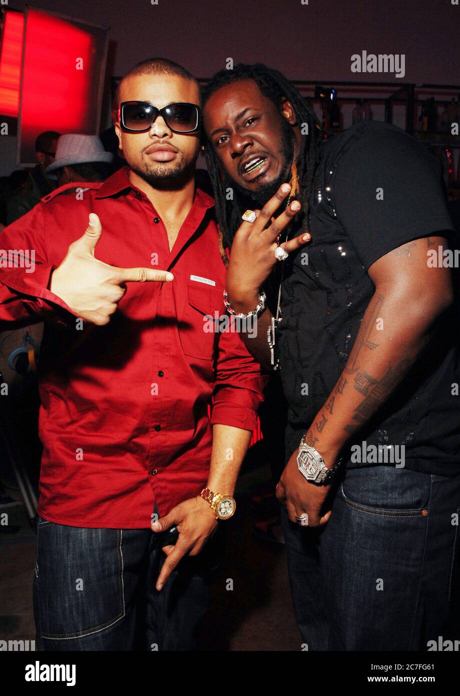 (L-R) Singer Raz B and T-Pain on the set of the "Blame It" music video ...