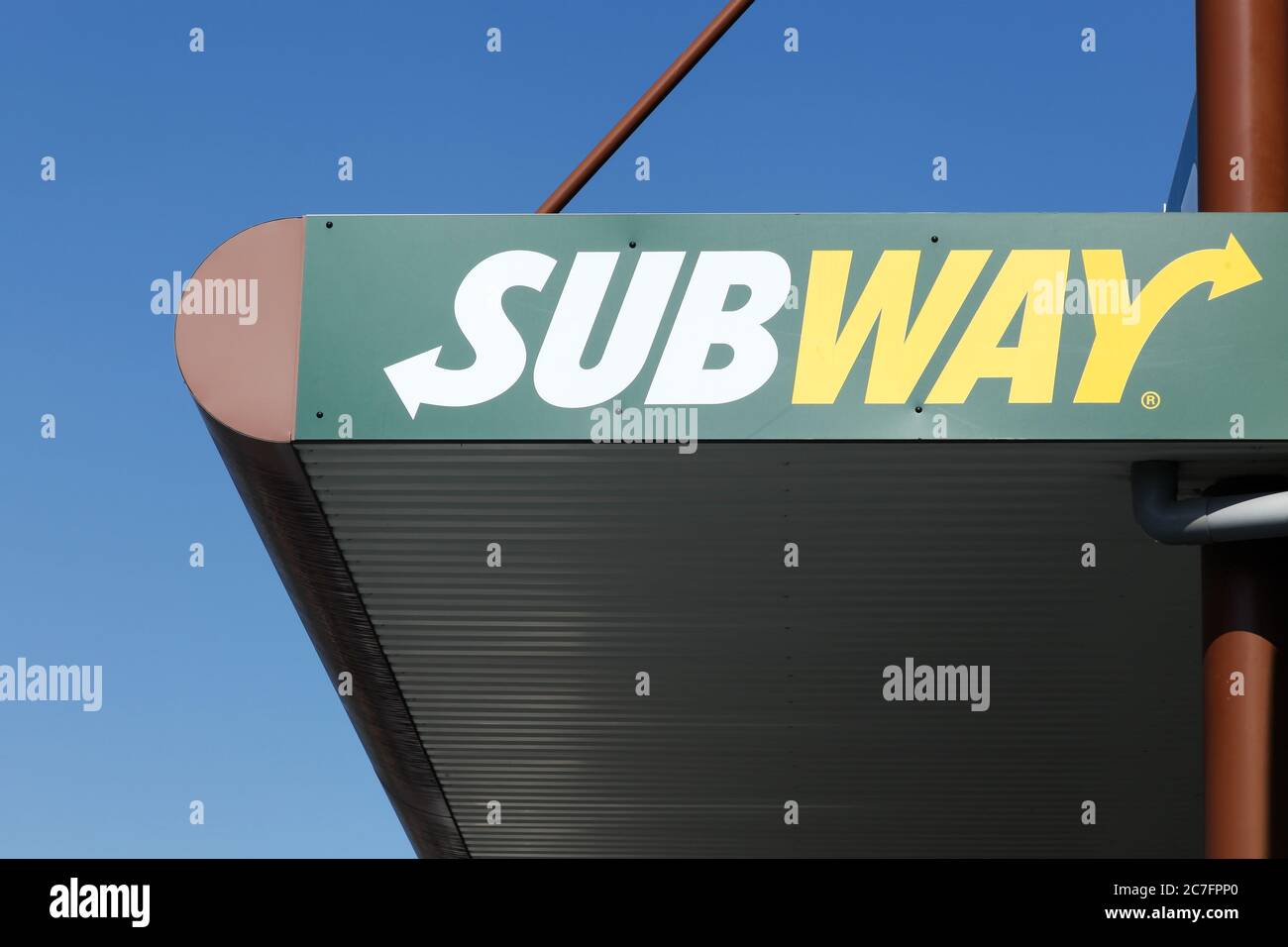 Subway fast food building hi-res stock photography and images - Alamy