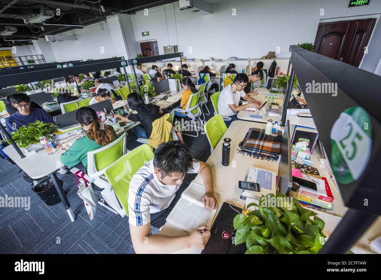 Self study area hi-res stock photography and images - Alamy