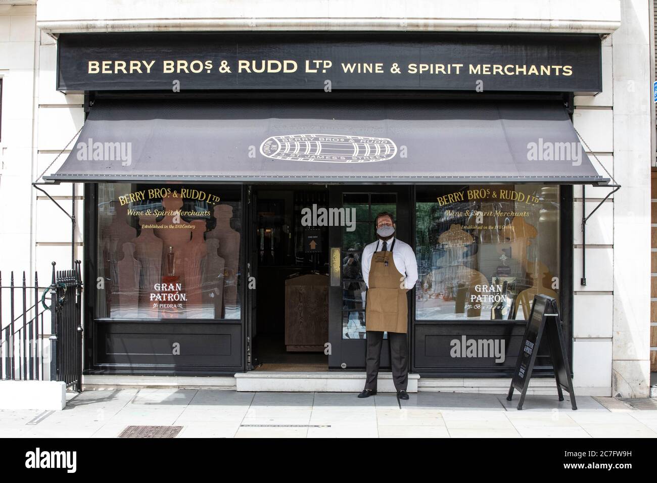 Wines spirits hi-res stock photography and images - Alamy