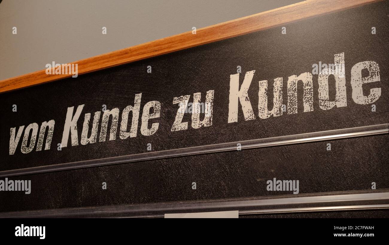 Customer service sign store hi-res stock photography and images - Alamy