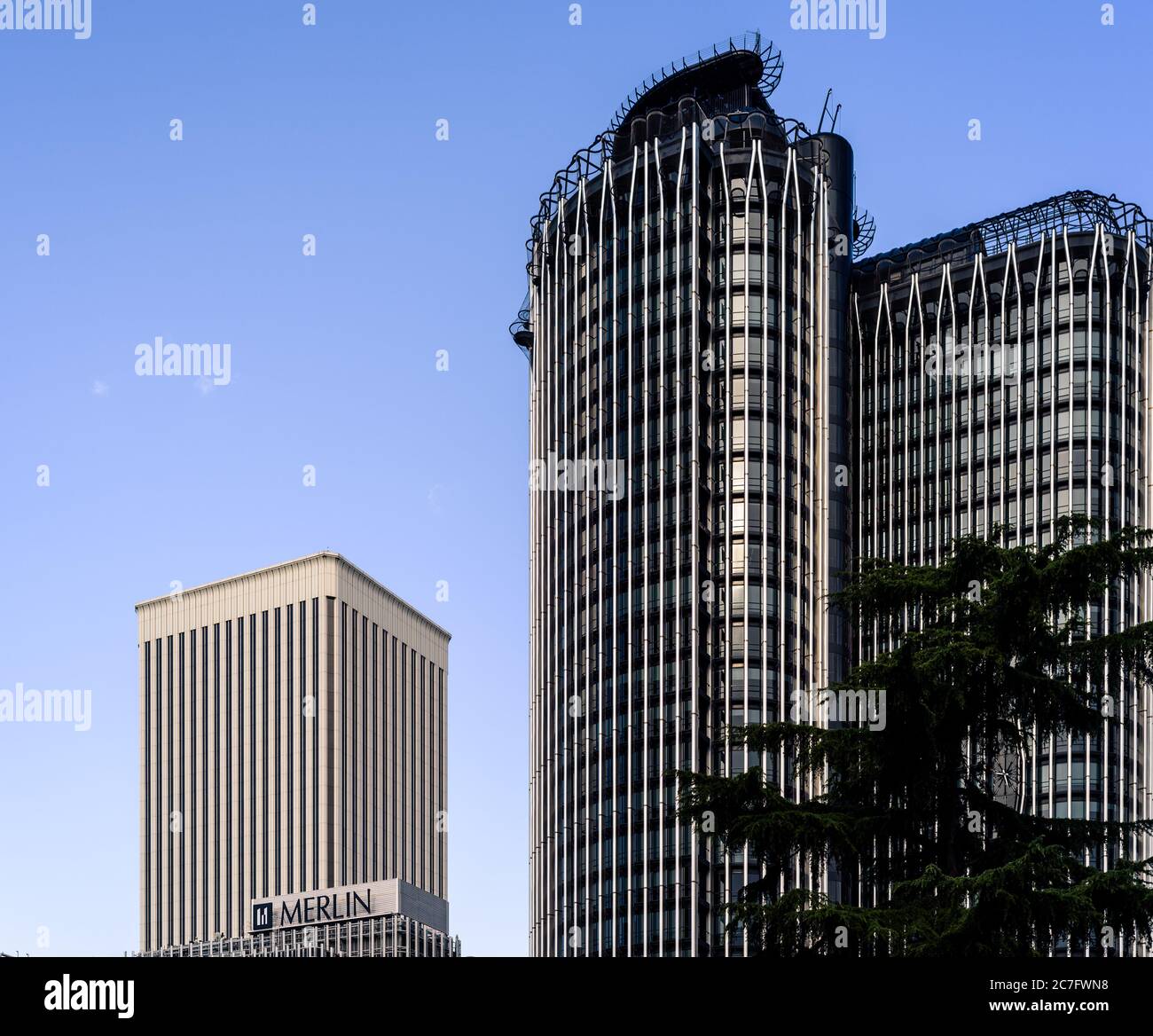 Office buildings madrid hi-res stock photography and images - Alamy