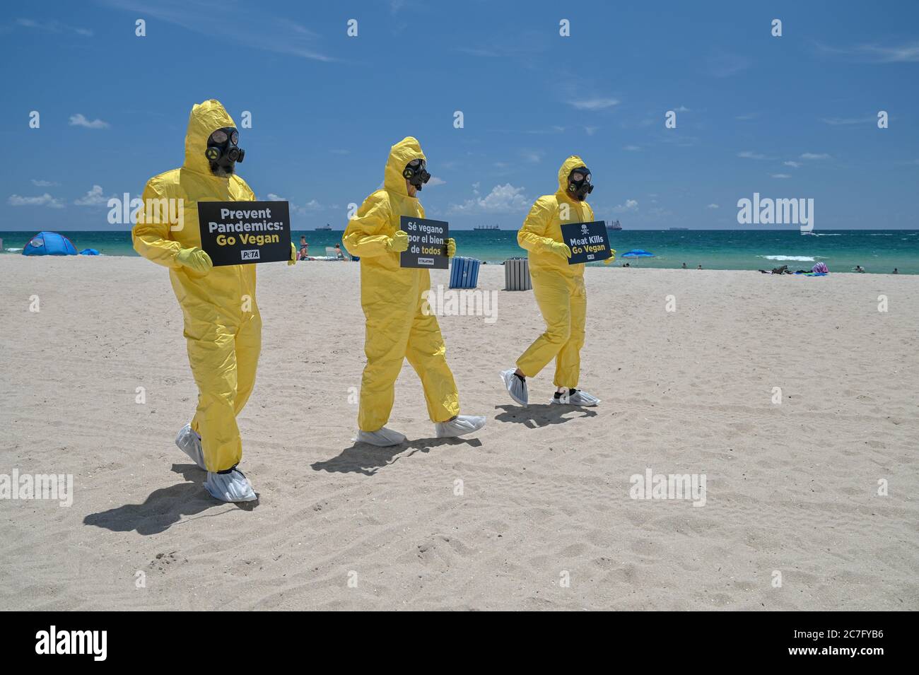 Peta waering hazmat suits hi-res stock photography and images - Alamy