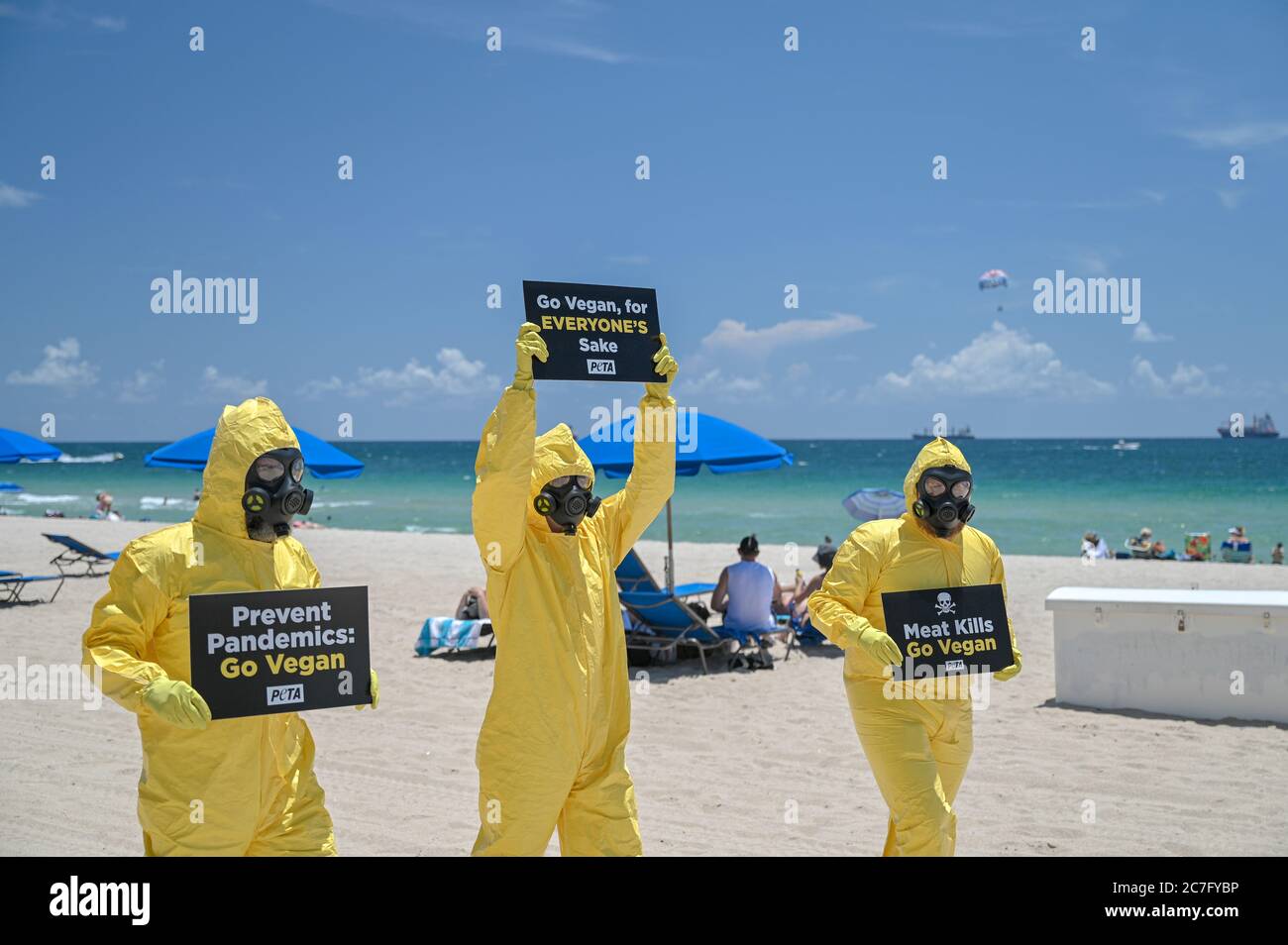 Peta waering hazmat suits hi-res stock photography and images - Alamy