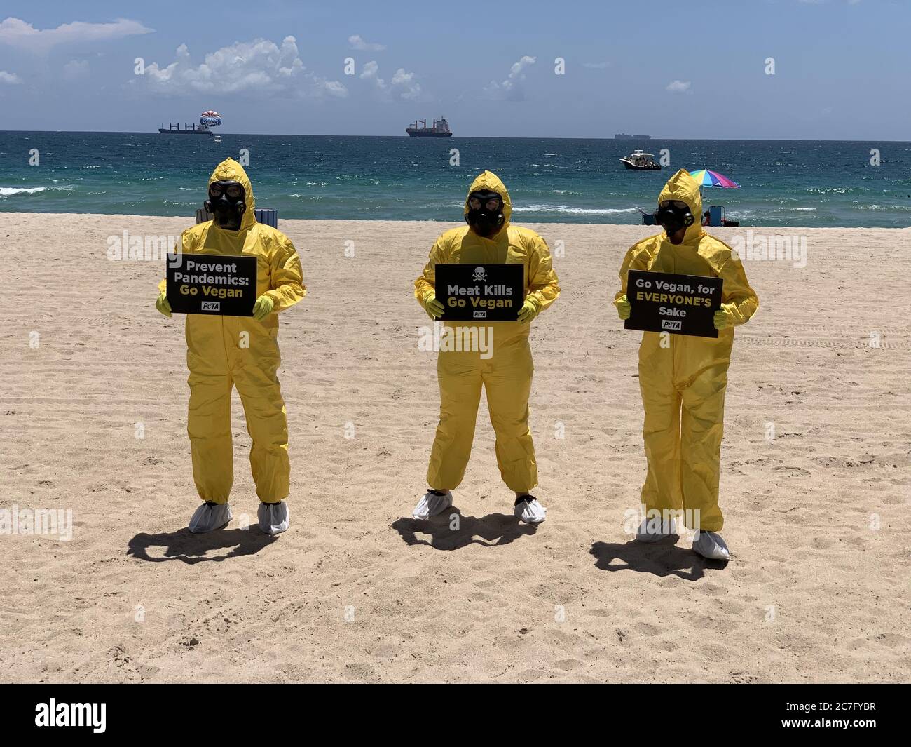 Peta waering hazmat suits hi-res stock photography and images - Alamy