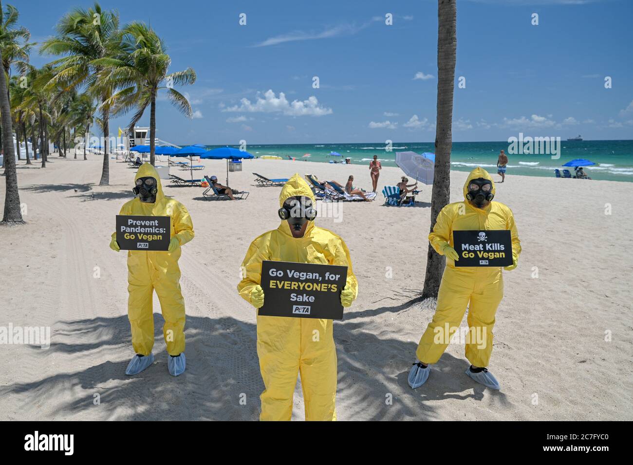 Peta waering hazmat suits hi-res stock photography and images - Alamy