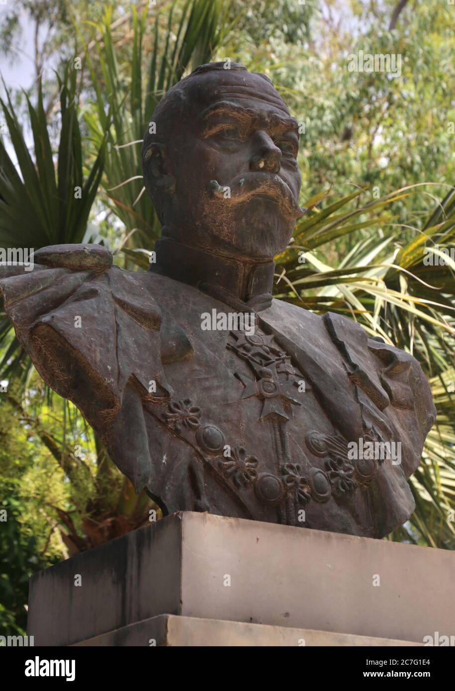 Attard. Malta. San Anton Gardens. Monument of king George V Stock Photo ...