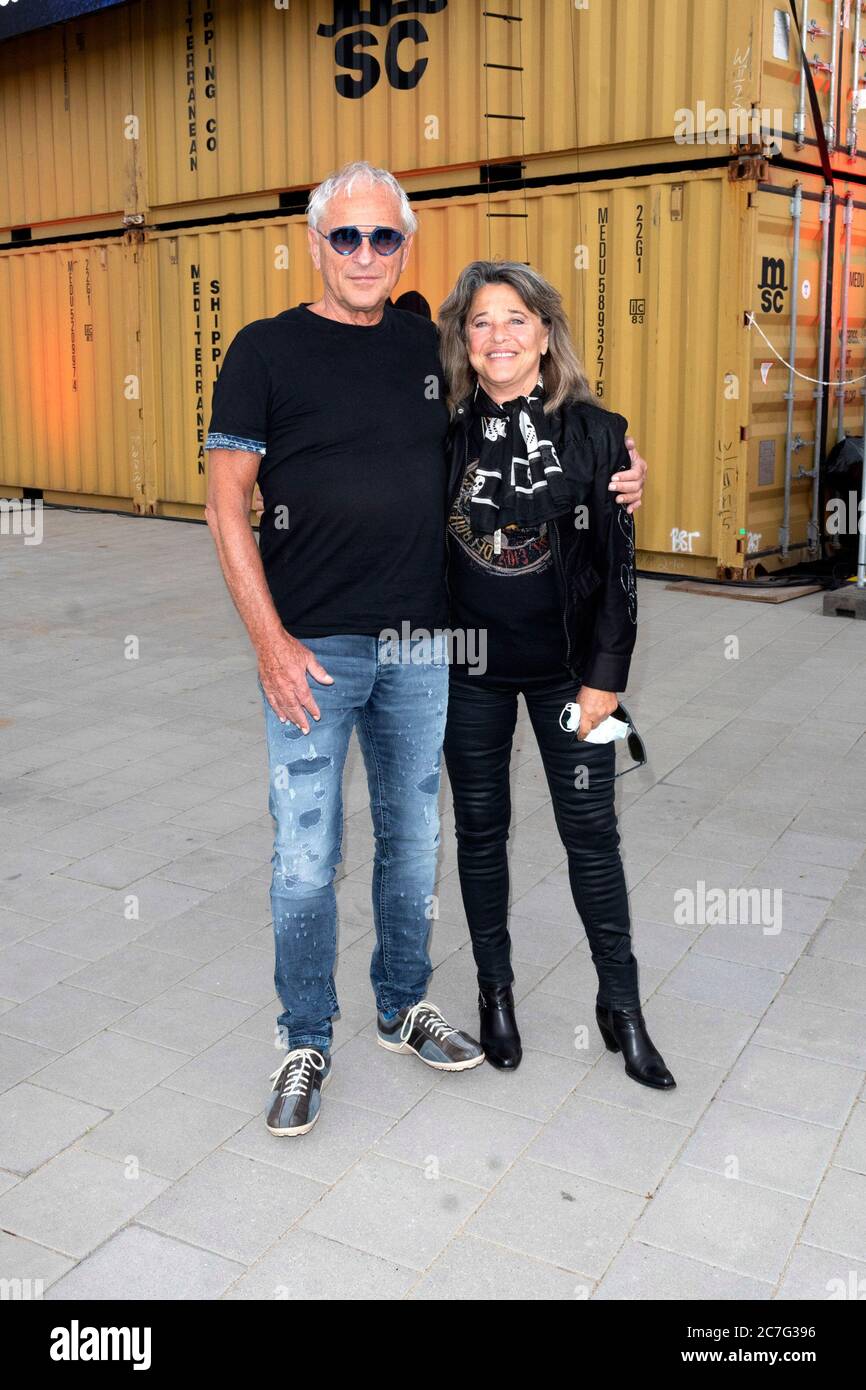 Hamburg, Deutschland. 16th July, 2020. Suzi Quatro with husband Rainer ...