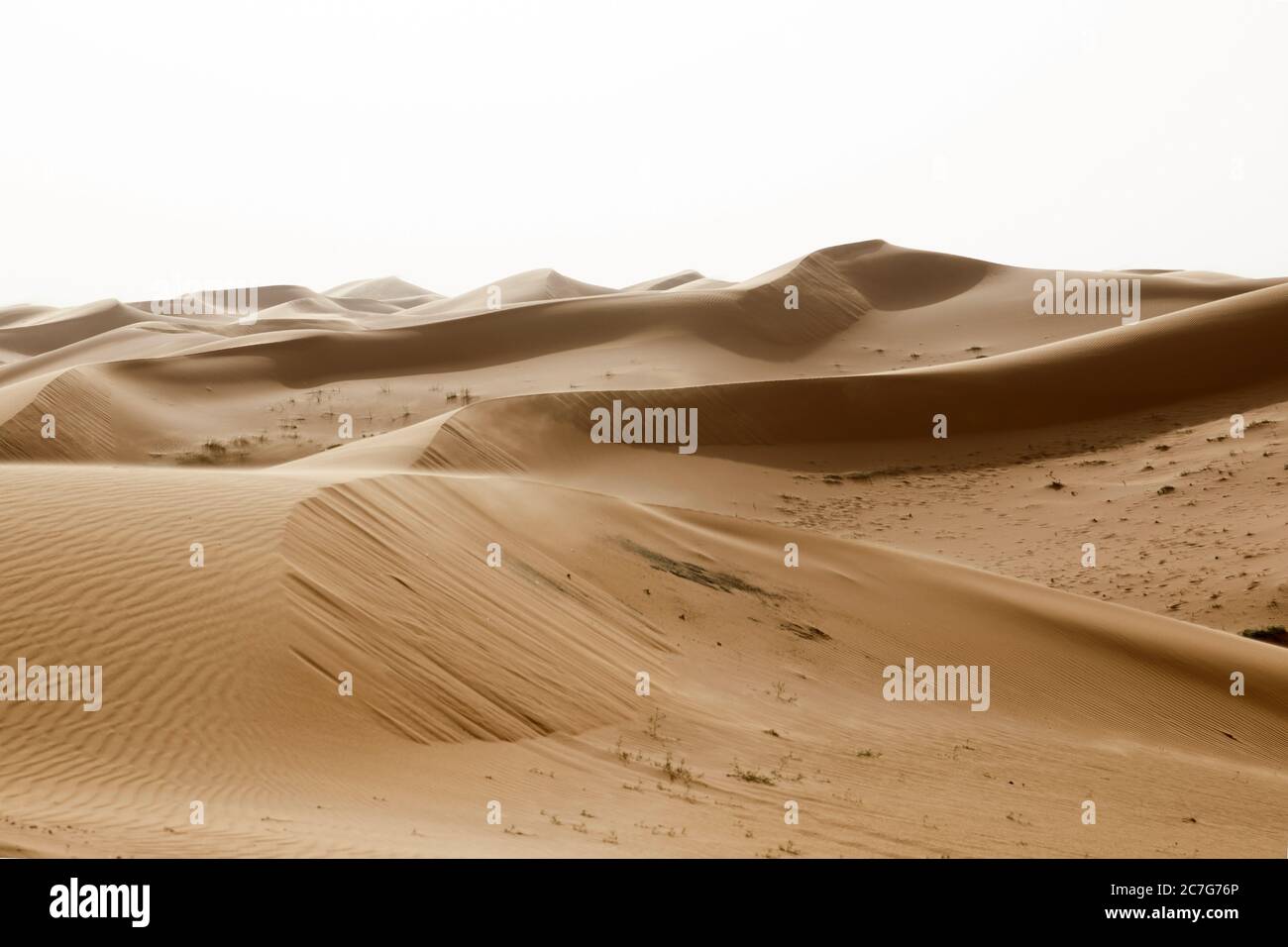 Sand dunes in saudi arabia hi-res stock photography and images - Alamy