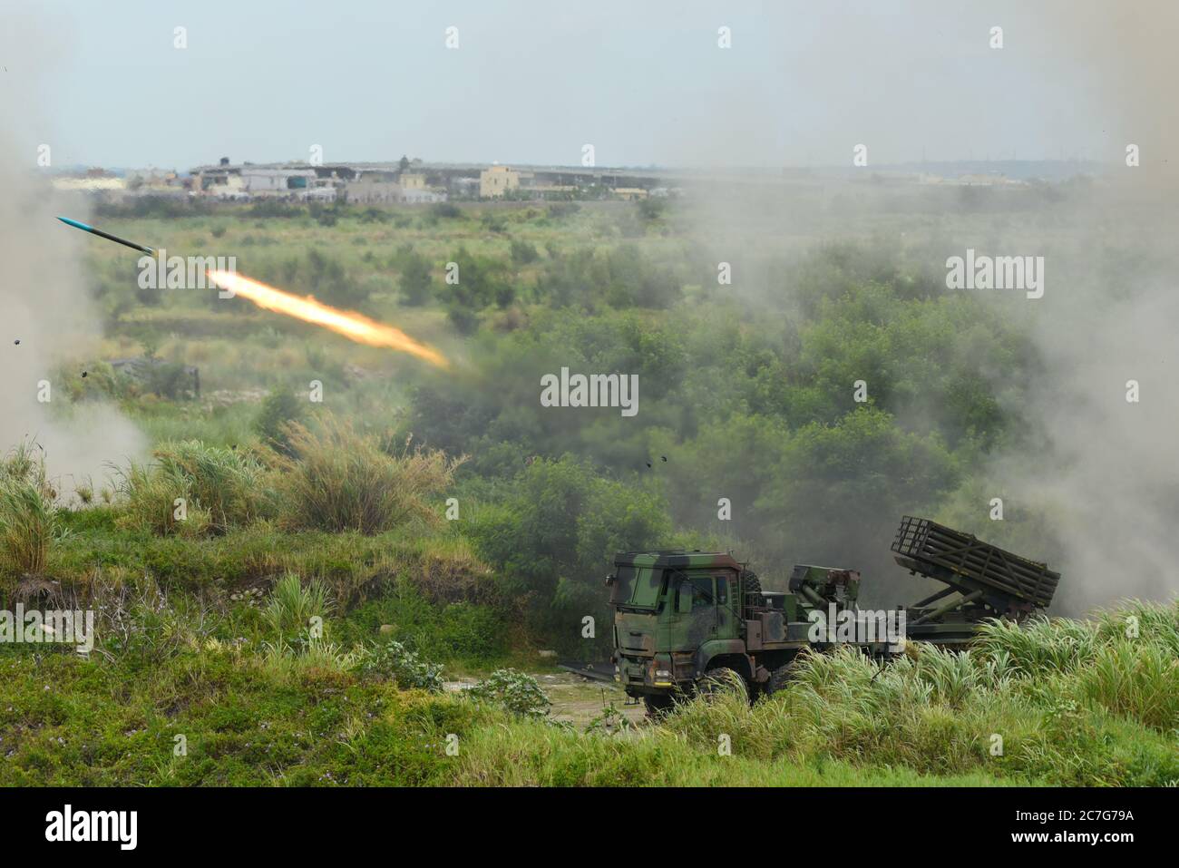 Thunderbolt-2000 drove on west of seashore in Taichung and fire bullets ...