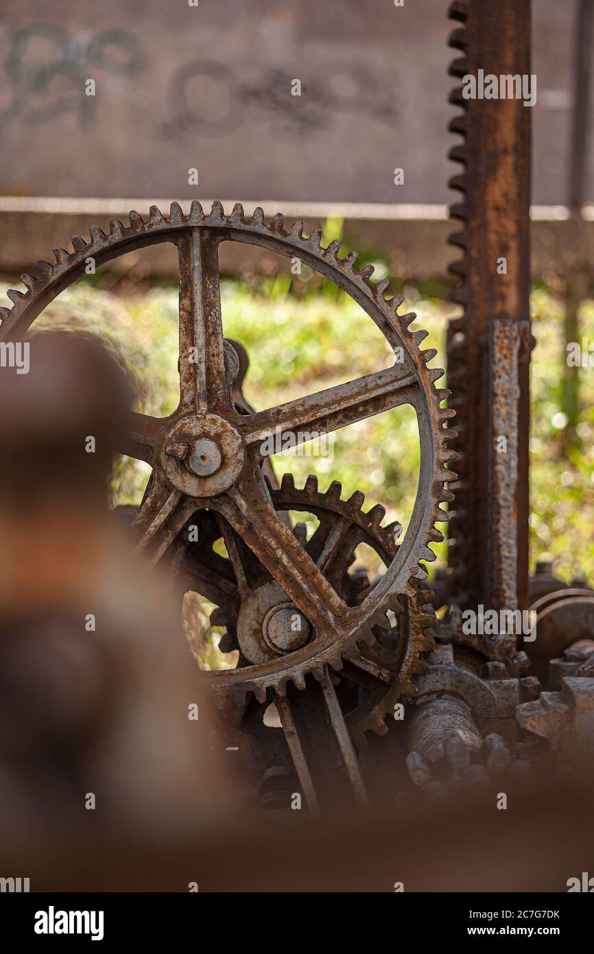 Old rusty gears 7 Stock Photo - Alamy