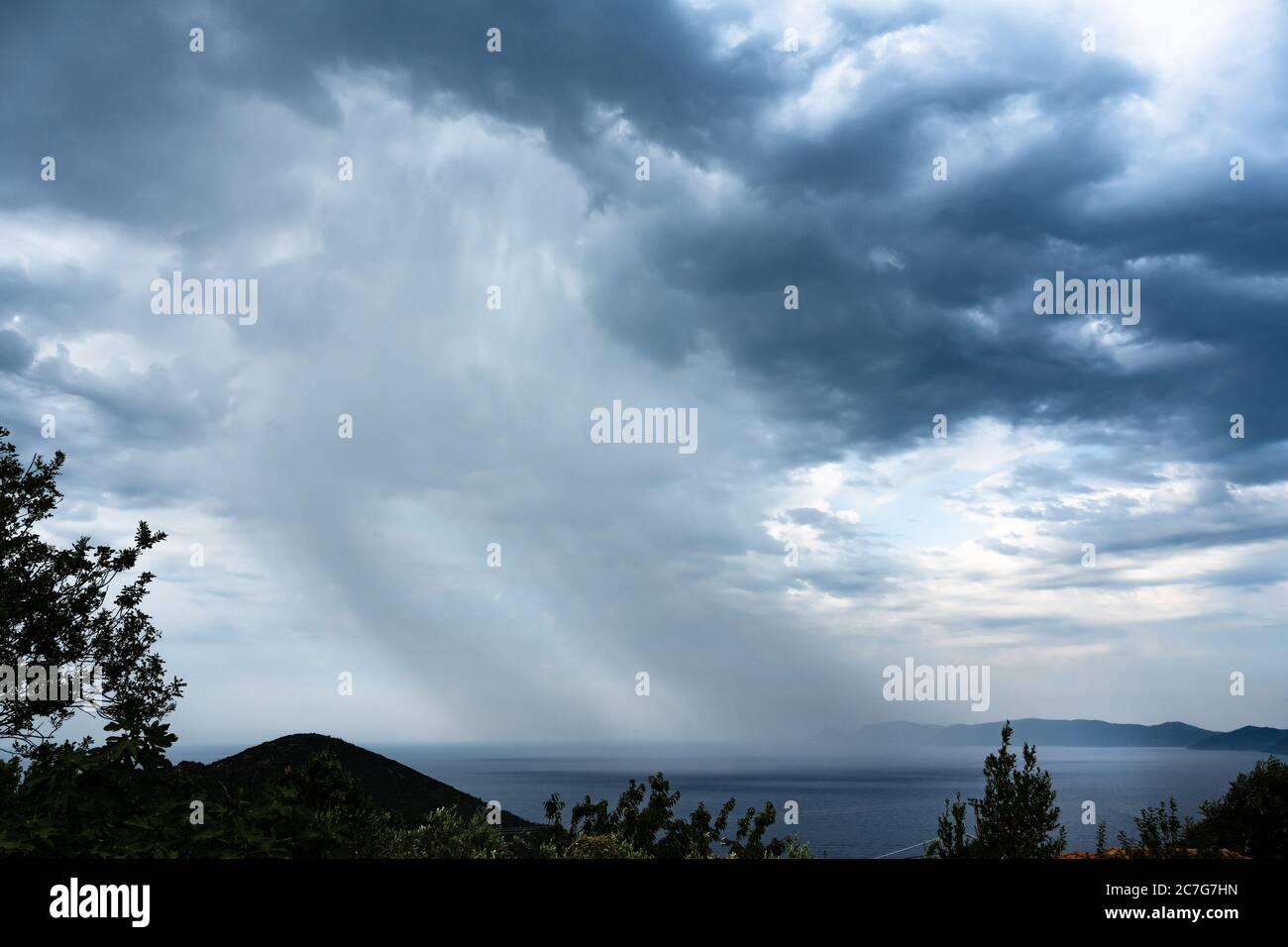 Storm cell cloud hi-res stock photography and images - Alamy