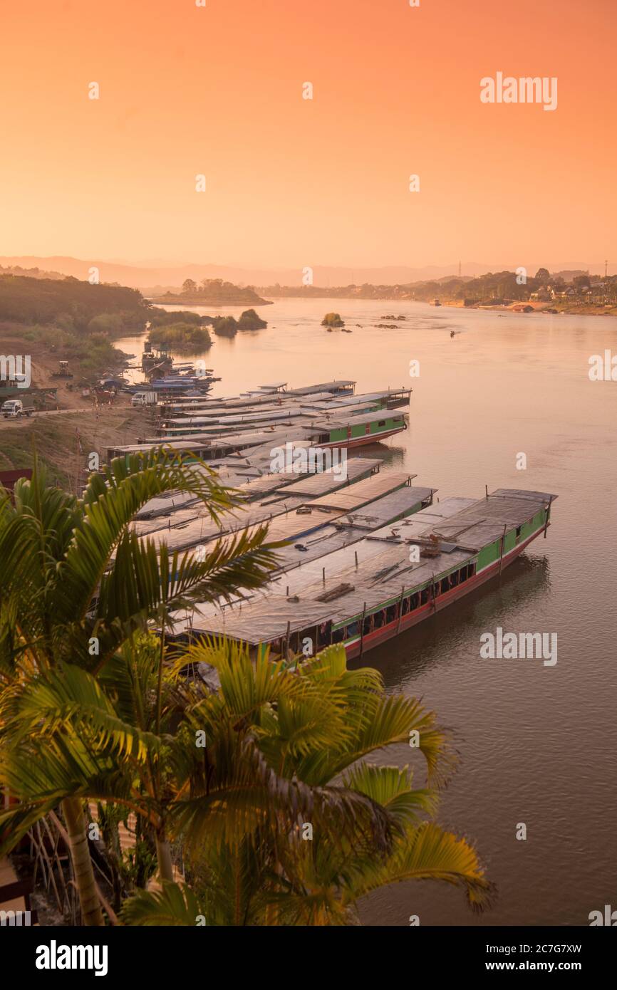 Huay xai pier hi-res stock photography and images - Alamy