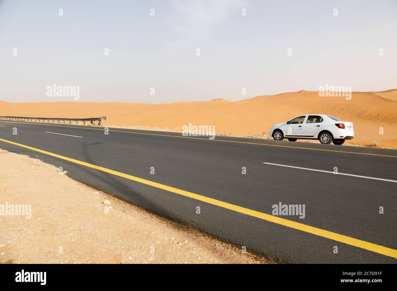 Riad, Saudi Arabia, February 16 2020: Typical road in Saudi Arabia that ...