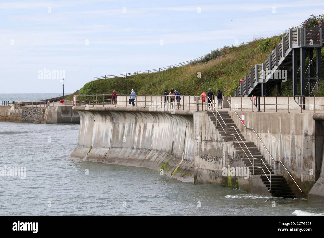Lyme Regis Cliffs High Resolution Stock Photography and Images - Alamy
