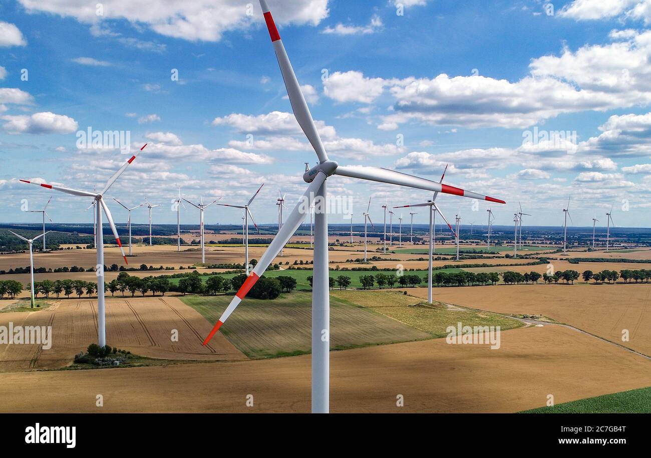 Sieversdorf, Germany. 13th July, 2020. Wind turbines at the ...