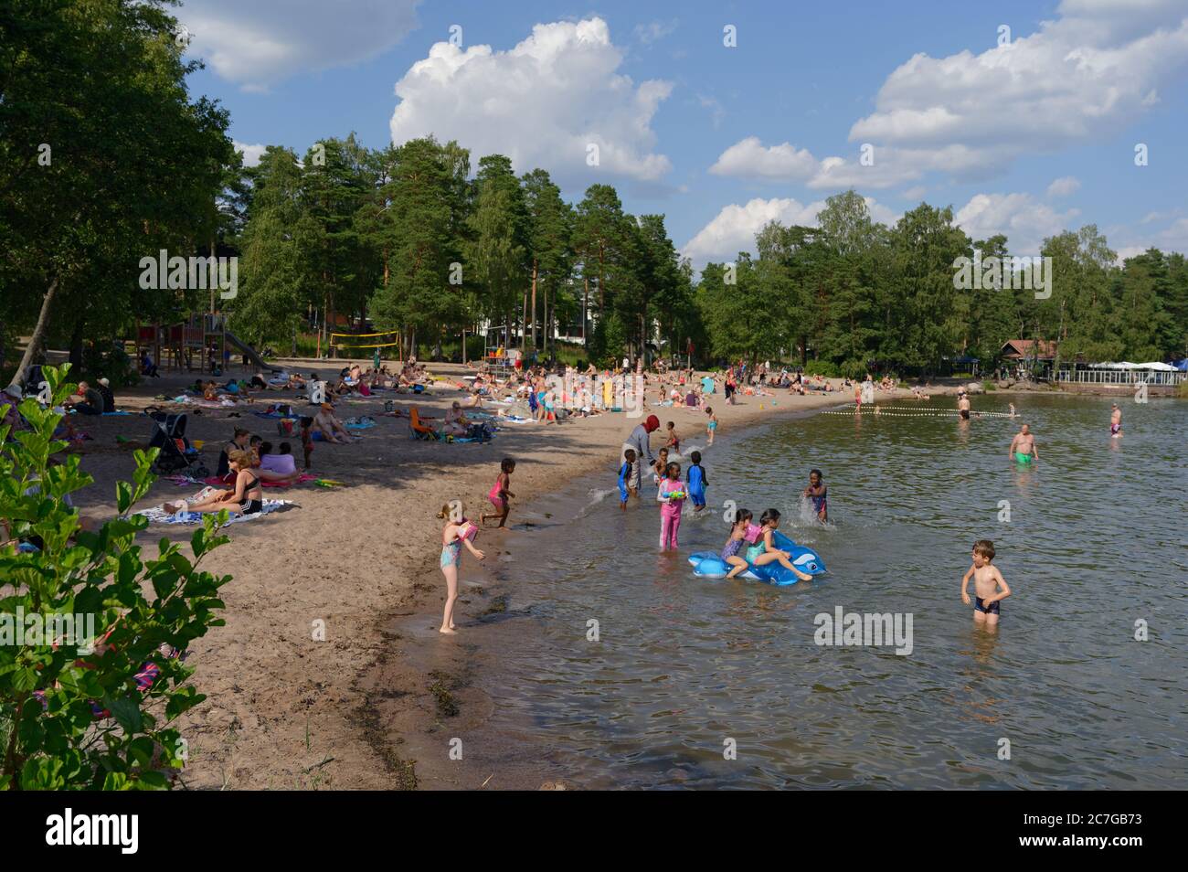 People bathing in sea hi-res stock photography and images - Alamy