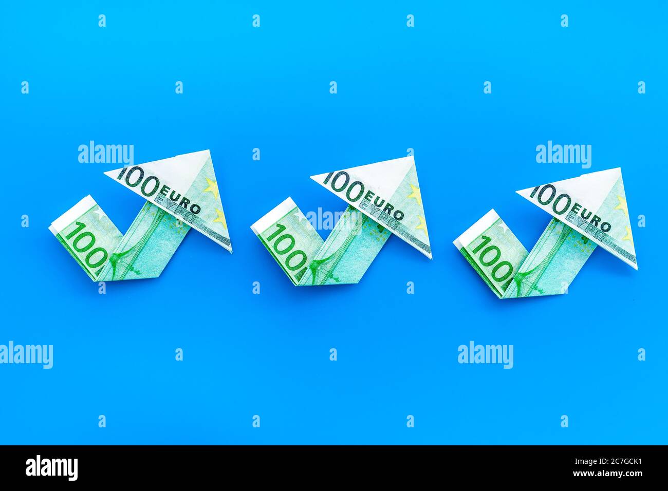 Arrow of euro chart - currency trading concept Stock Photo - Alamy