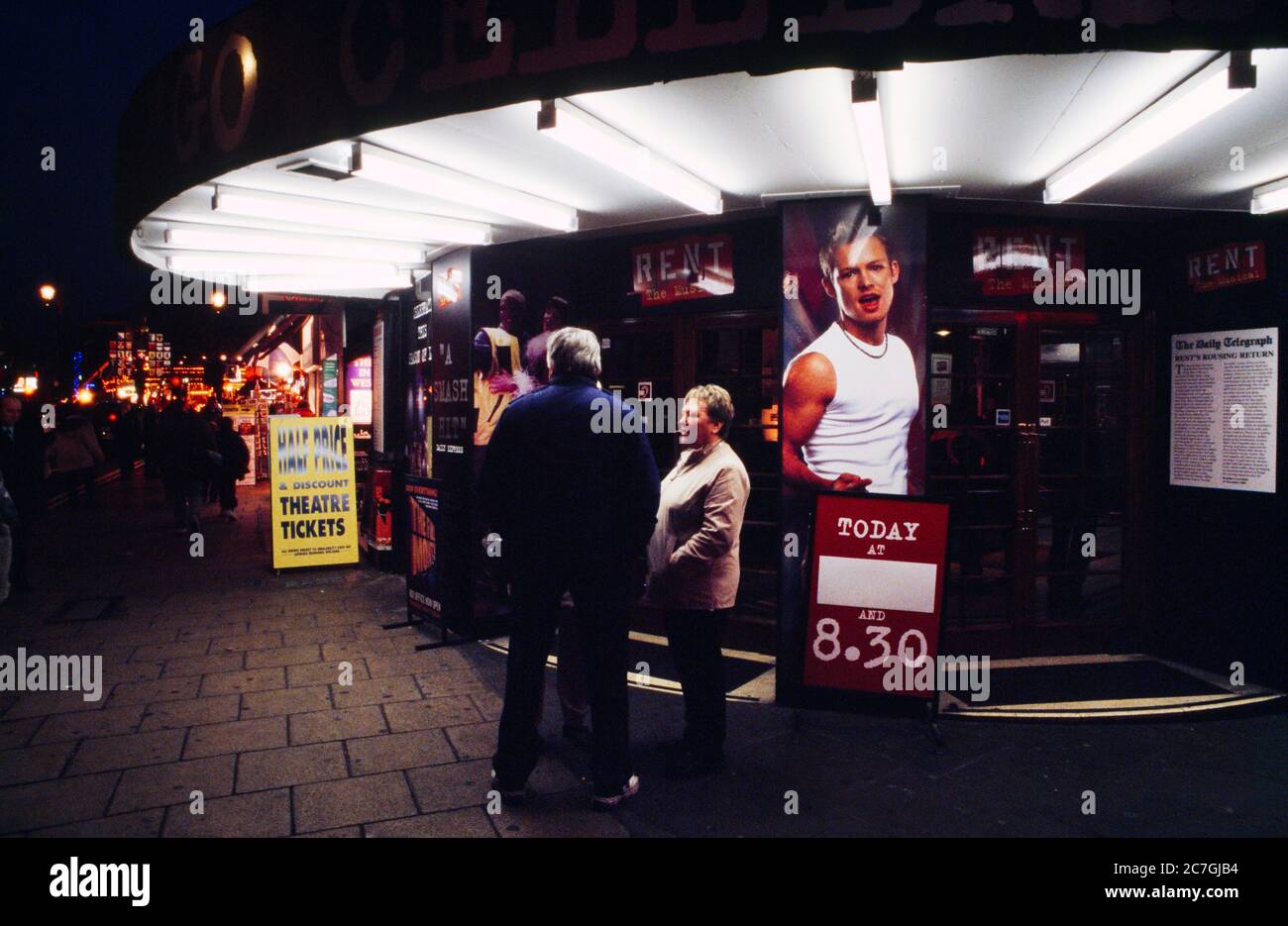People queuing outside a theatre hi-res stock photography and images ...