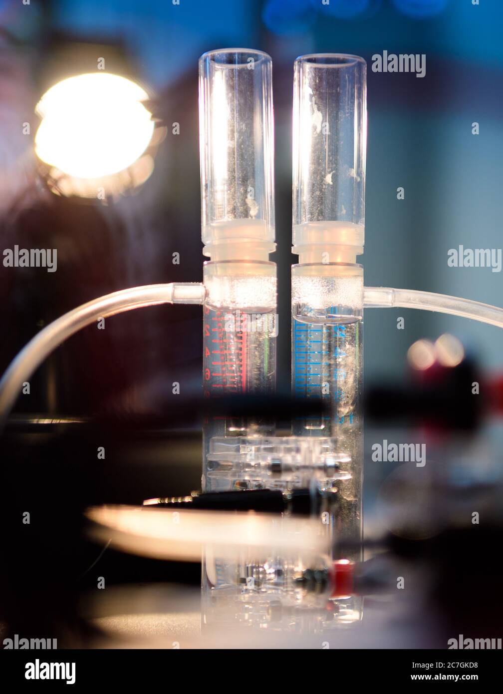 Hydrogen oxygen fuel cell hi-res stock photography and images - Alamy