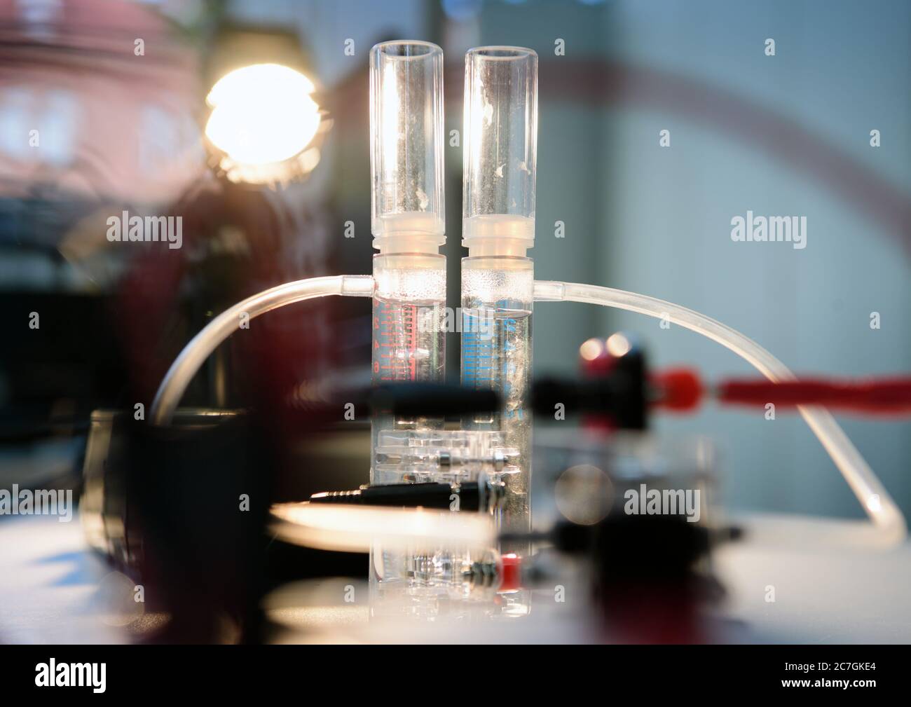 Water electrolysis solar hi-res stock photography and images - Alamy