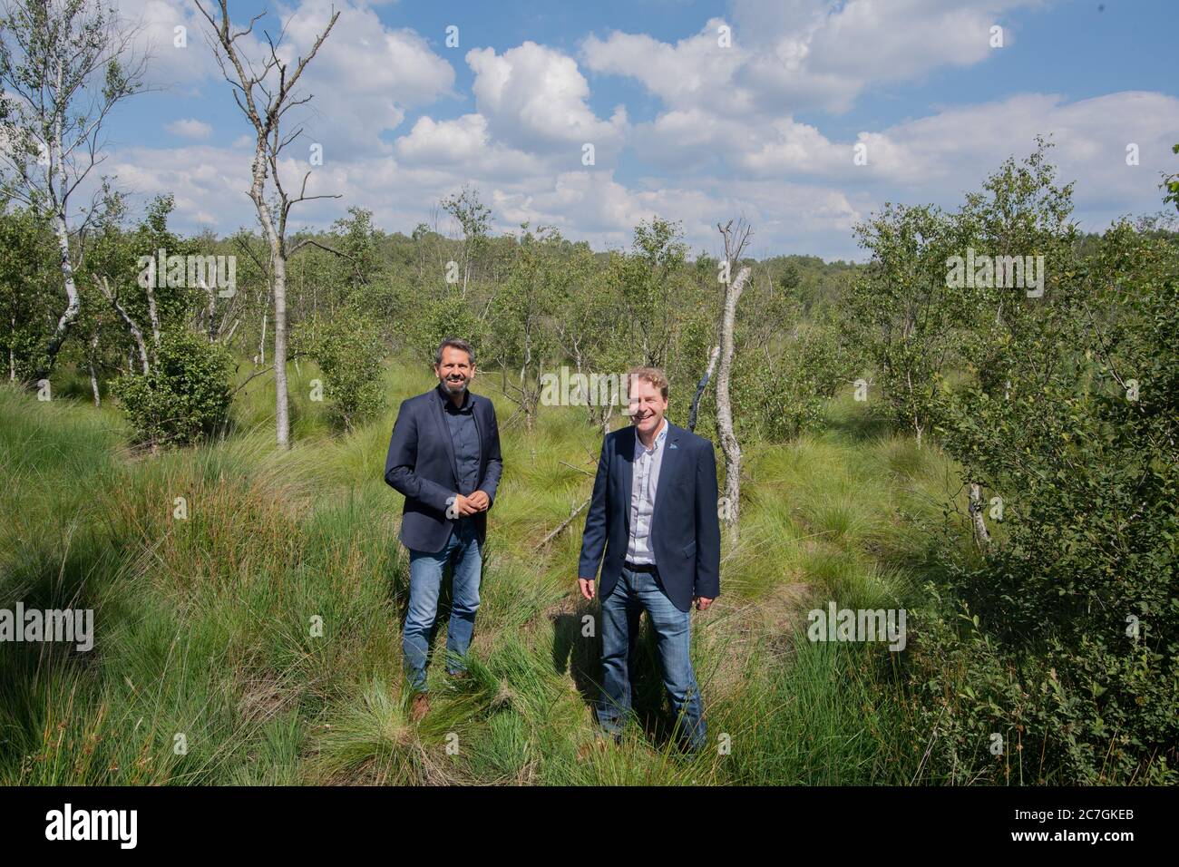 Sulingen, Germany. 15th July, 2020. Olaf Lies (l, SPD), Minister of the ...