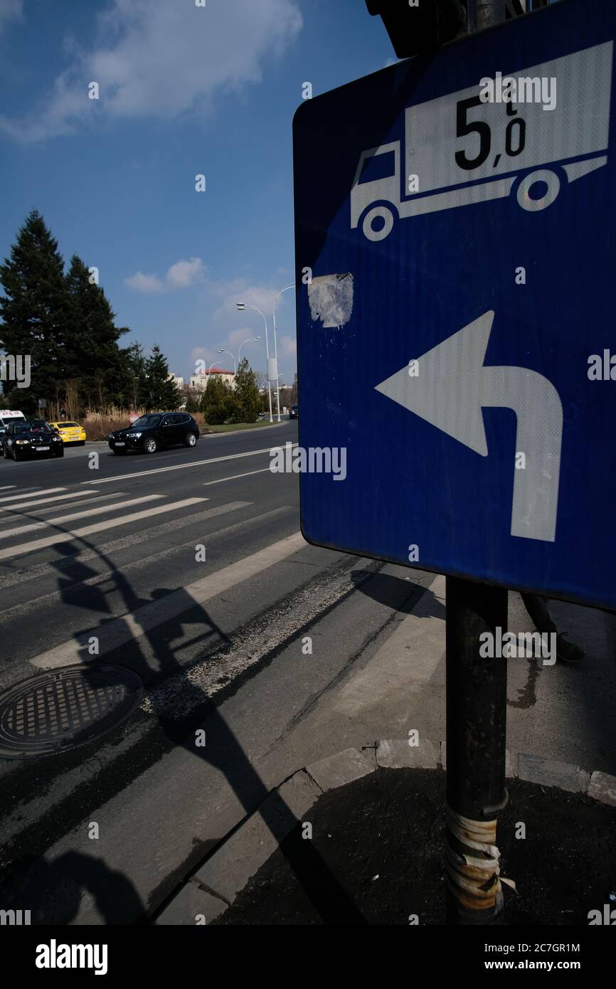 Bus left road hi-res stock photography and images - Alamy
