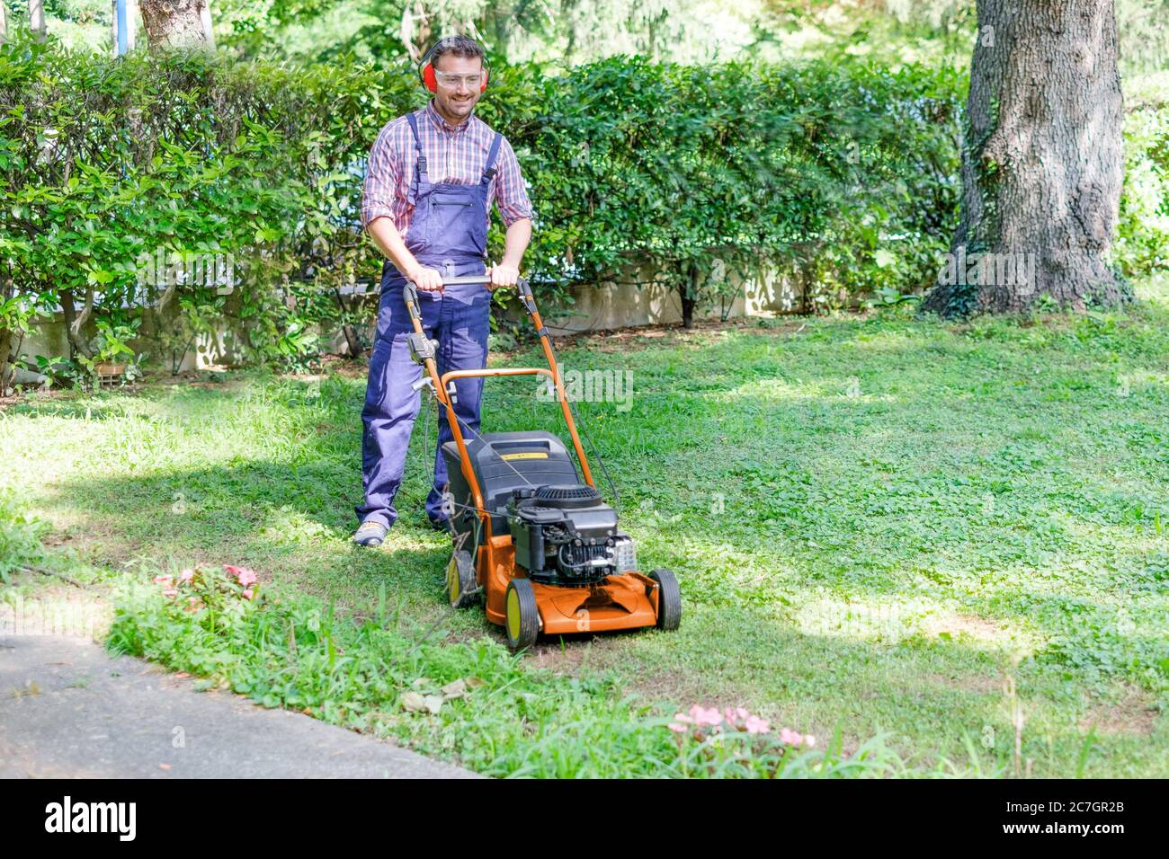 Mower maintenance hi-res stock photography and images - Alamy
