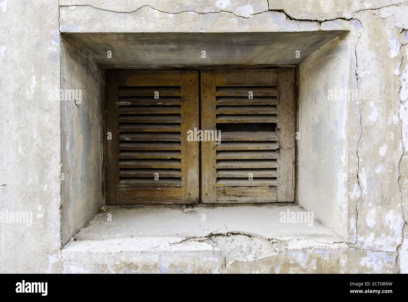 Old and abandoned wooden window, detail of architecture and ruin Stock ...