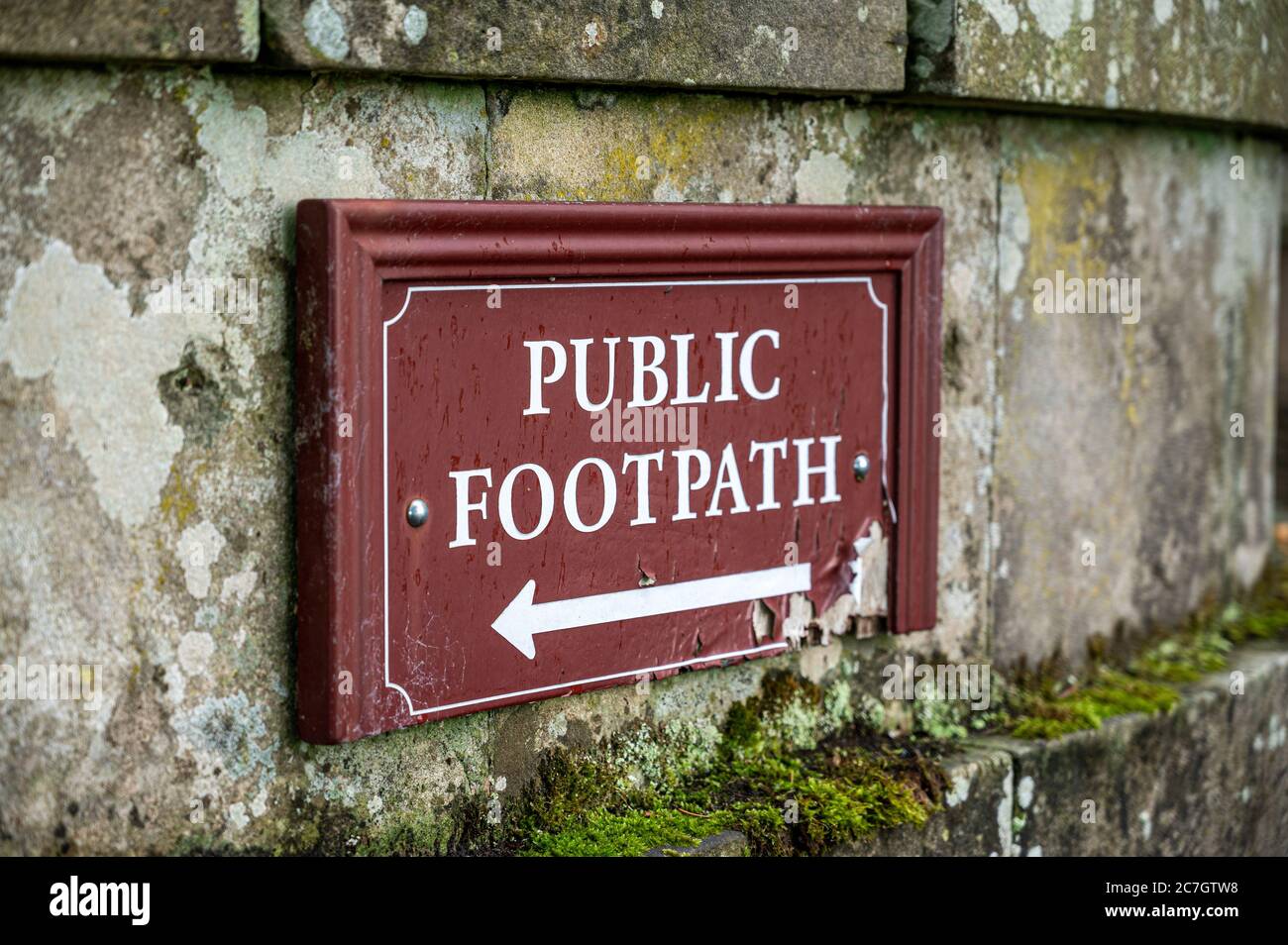 Weathered public footpath sign hi-res stock photography and images - Alamy