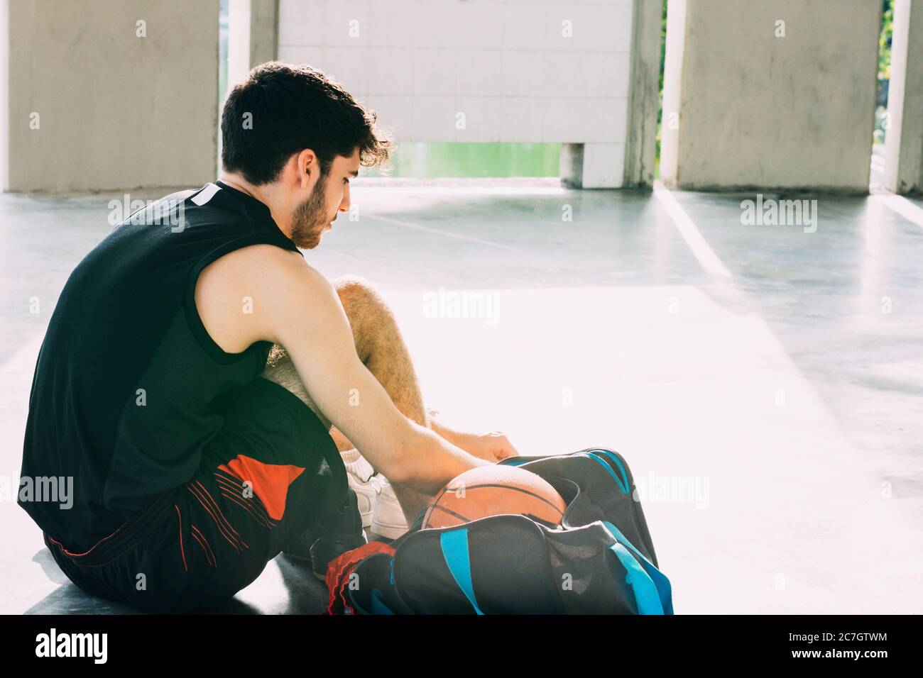 Basketball player practicing play hi-res stock photography and images ...