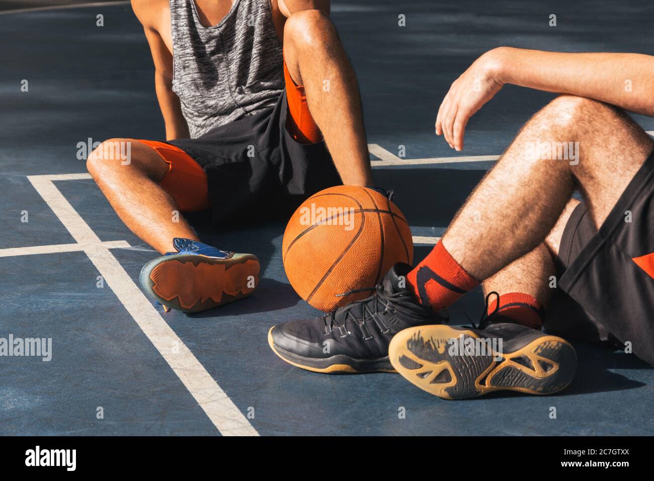 Practicing basketball hi-res stock photography and images - Alamy