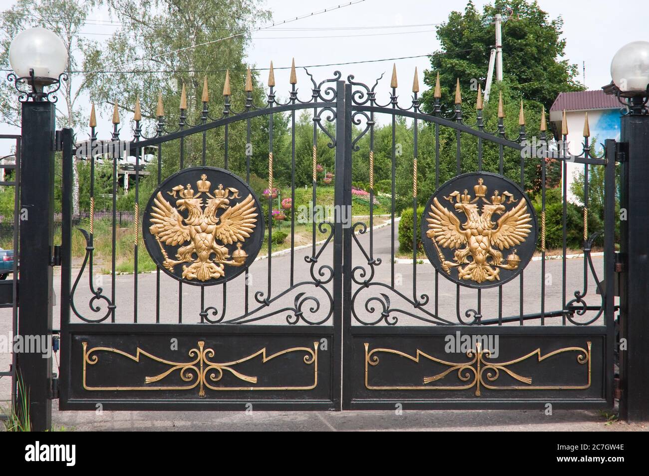 Gates with the Russian coat of arms Stock Photo - Alamy