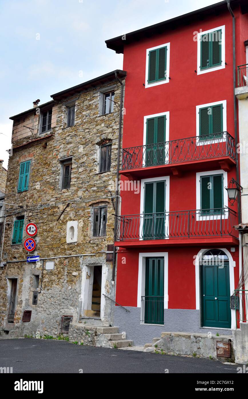 Village of perinaldo hi-res stock photography and images - Alamy