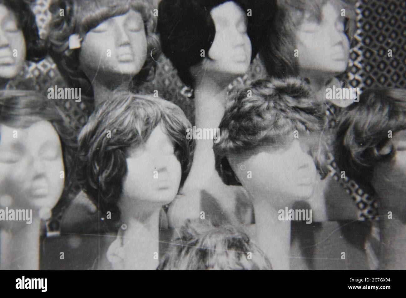 Fashion shop 1970s window hi-res stock photography and images - Alamy