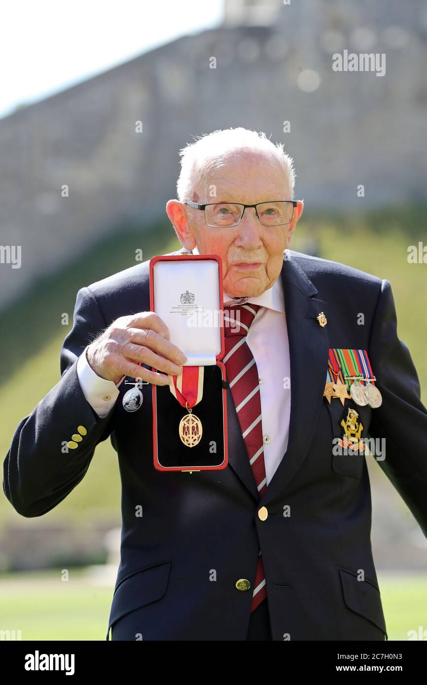 Queen elizabeth thomas moore hi-res stock photography and images - Alamy