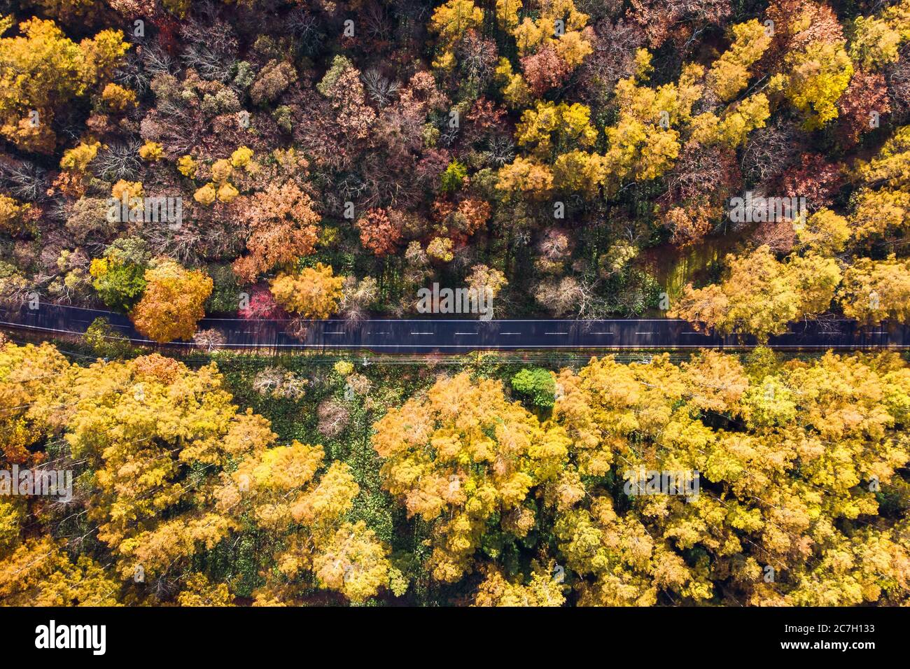 Drone view of road hi-res stock photography and images - Alamy