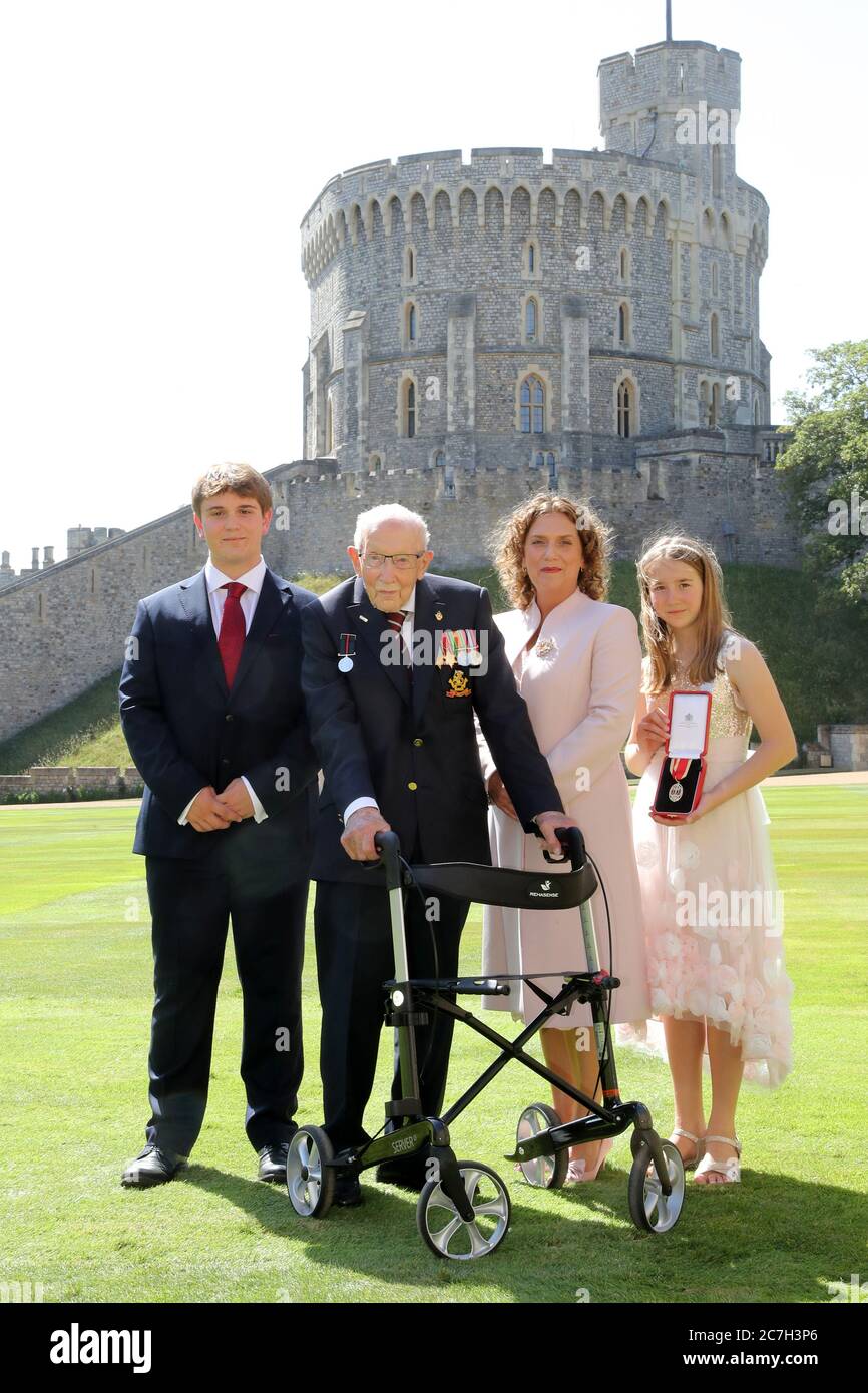 Where he received his knighthood from the queen wpa rota hi-res stock ...