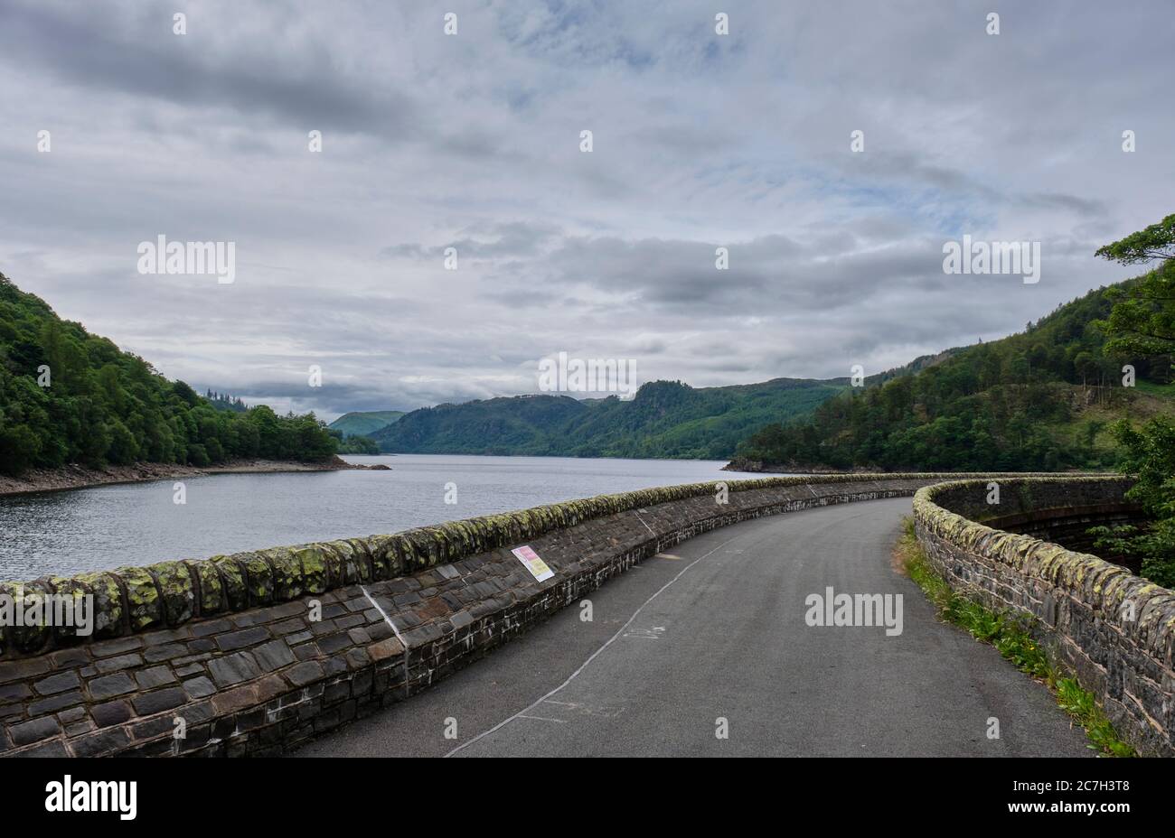 The road across the dam at Thirlmere Reservoir, Thirlmere, Lake ...