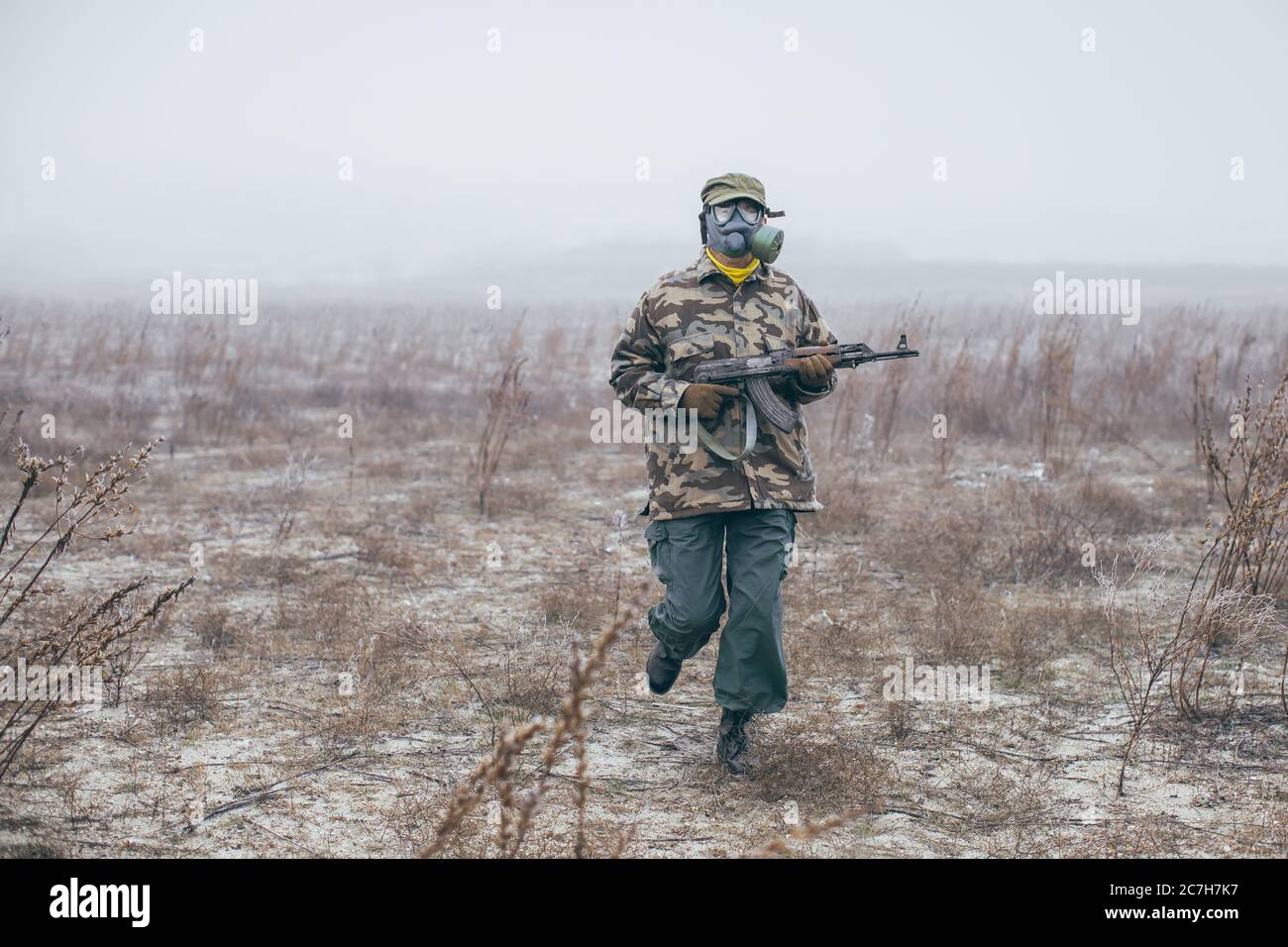 Battle field gas mask hi-res stock photography and images - Alamy