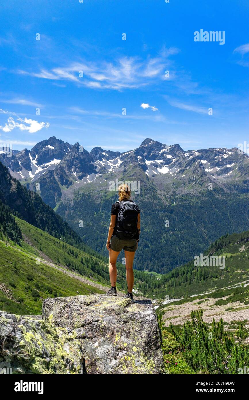Mountaineer climbing mountain side view hi-res stock photography and ...