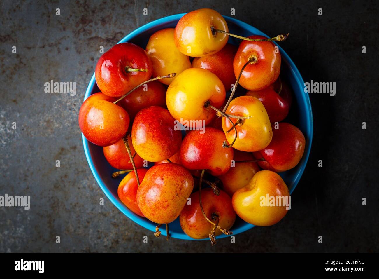 Golden yellow rainier cherries hi-res stock photography and images - Alamy