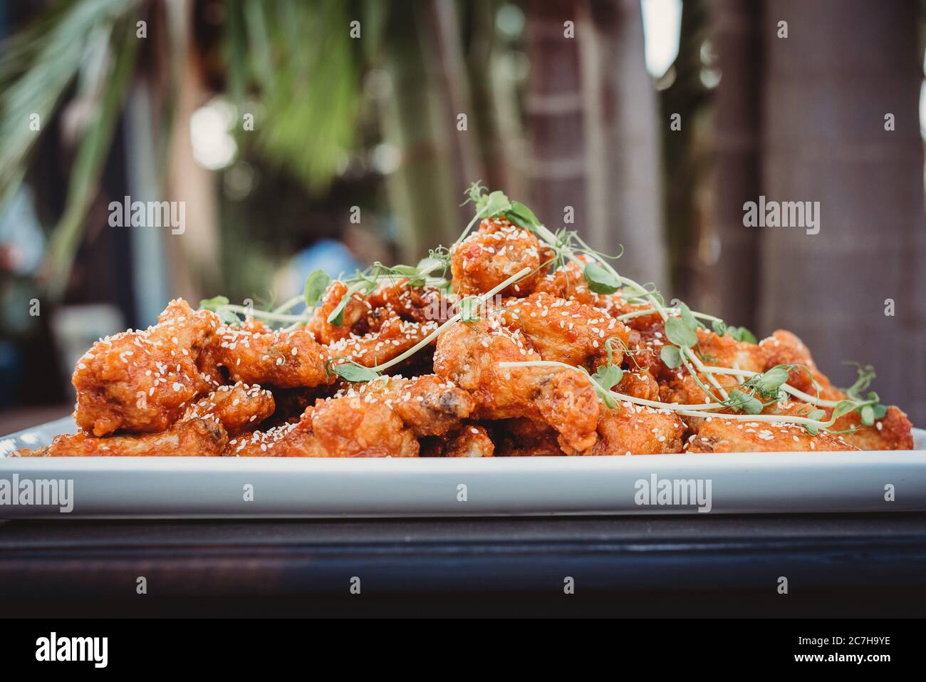 Canapes hands hi-res stock photography and images - Alamy