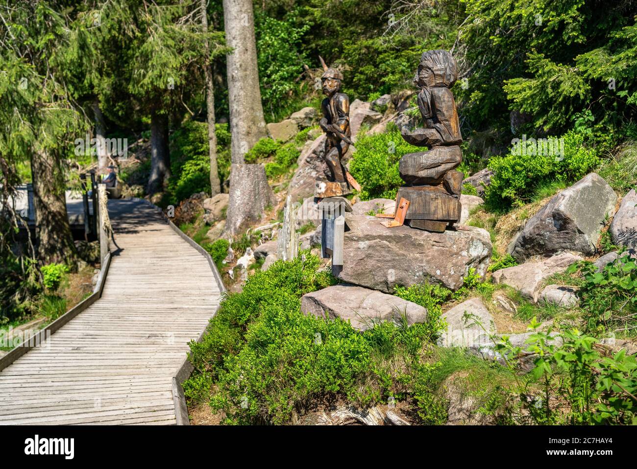 Timber sculptures hi-res stock photography and images - Alamy