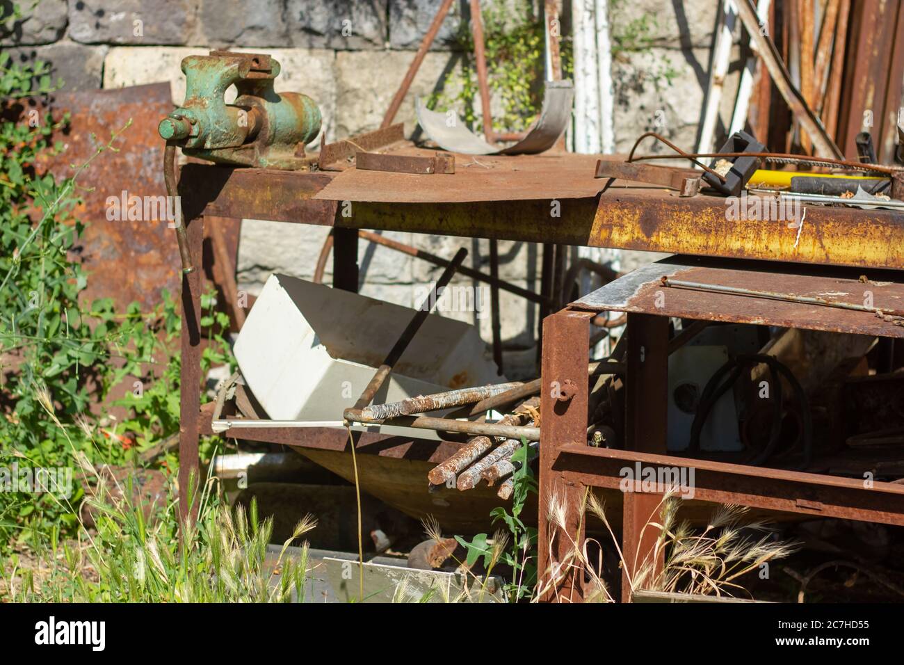 Old rusty metals hi-res stock photography and images - Alamy